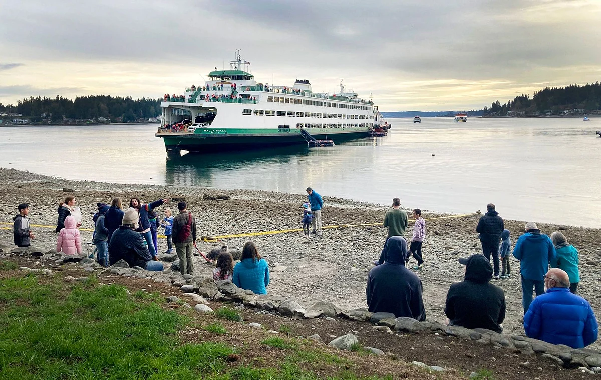 US: Ferry runs aground near Seattle; no injuries reported | Khaleej Times